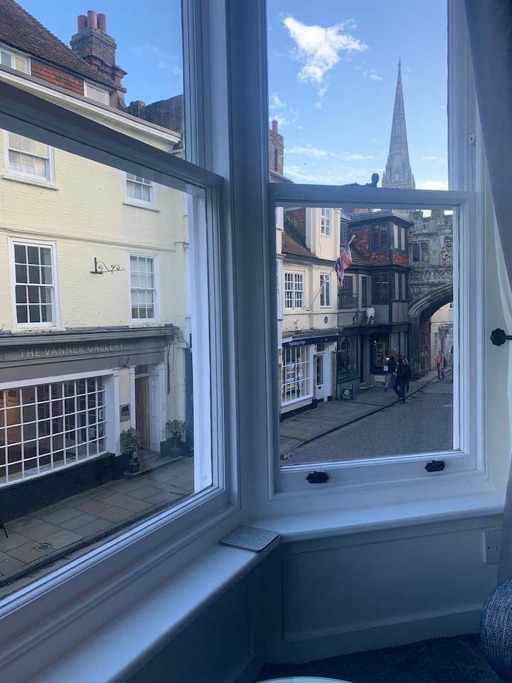 Two Private Separate Apartments For Up To 8 Guests - Amesbury