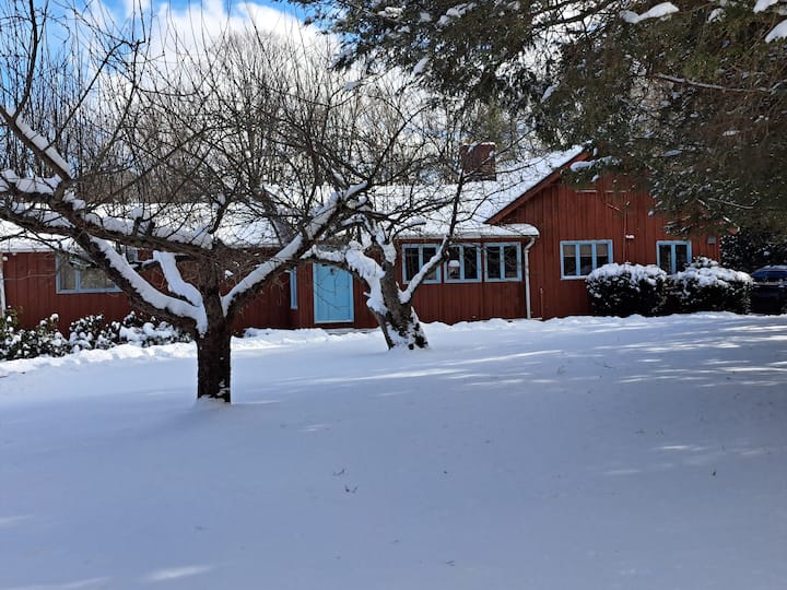 Bull Hill Bungalow - Mount Washington State Forest, Mt Washington