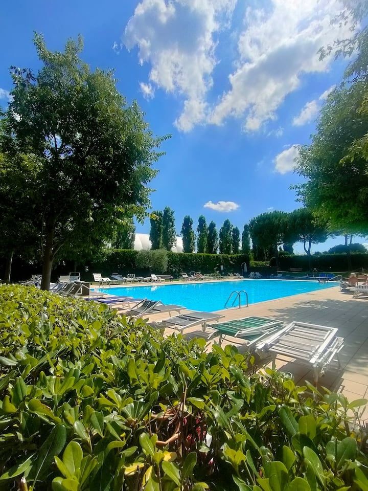 Bilocale In Residence Con Piscina E Campo Tennis - デゼンツァノ・デル・ガルダ