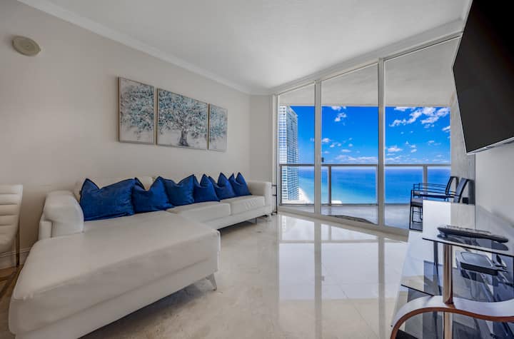 Ocean View 40th Floor La Perla'46 - Sunny Isles Beach, FL