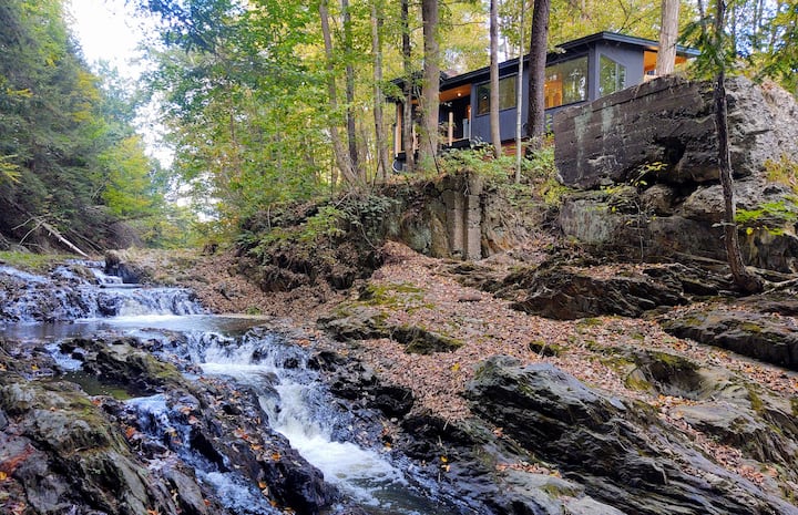 Cascades Entire House - State of Vermont, Waterbury