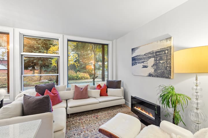 Mountain Modern Flat: Ski & Soak - Telluride, CO