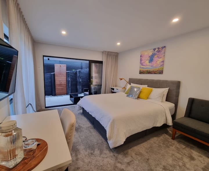 Private Guest Retreat In The Bay - Auckland