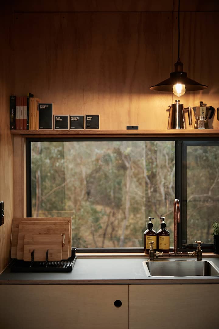 Waterfront Designer Minimalist Cabin Pet Friendly - Rylstone