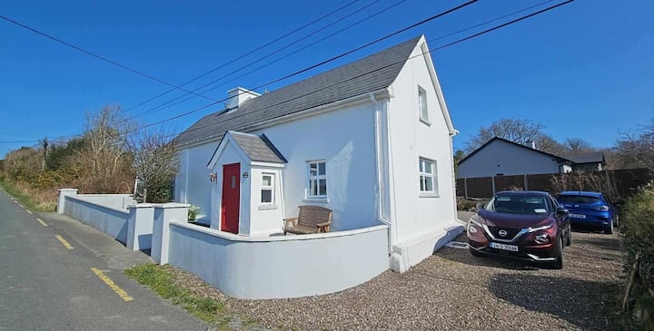 Charming 3-bed Detached Cottage With Scenic Views - Killarney