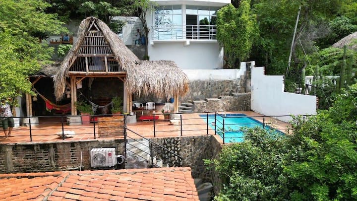 Enjoy The Sea View From This Beautiful Pool! - Taganga