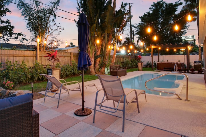 Stunning Tropical Pool, Spa, Cold Plunge - Palm Beach Gardens, FL