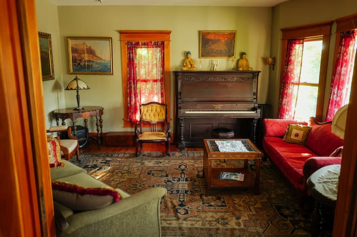 Hillhaven - Historic Tupper Lake Guesthouse - Tupper Lake, NY