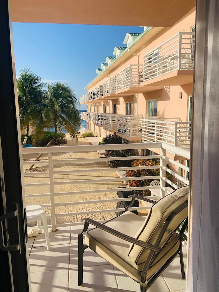Cayman Brac, Carib Sands 221- "Stumble Inn" - Cayman Islands