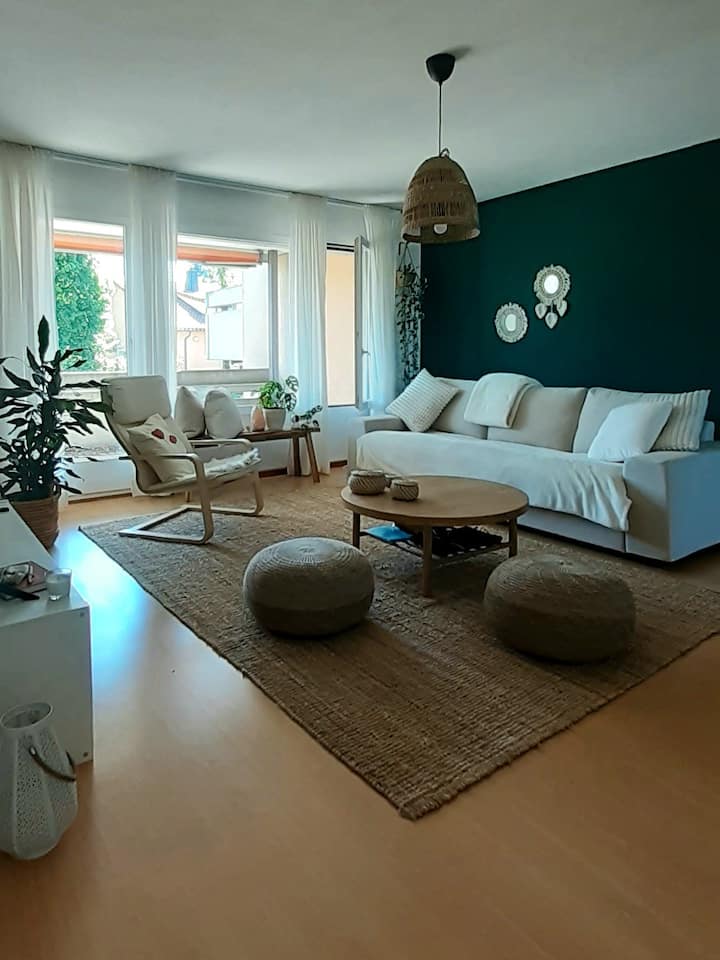Bedroom In Cozy Apartment. Excellent Location - Konstanz