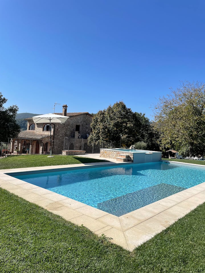 Casale Il Fontanello - Leccio - Todi