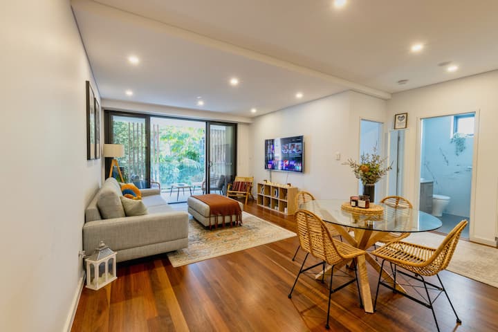 Beautiful Coogee Coastal Stay, 1 Min To The Beach - Randwick