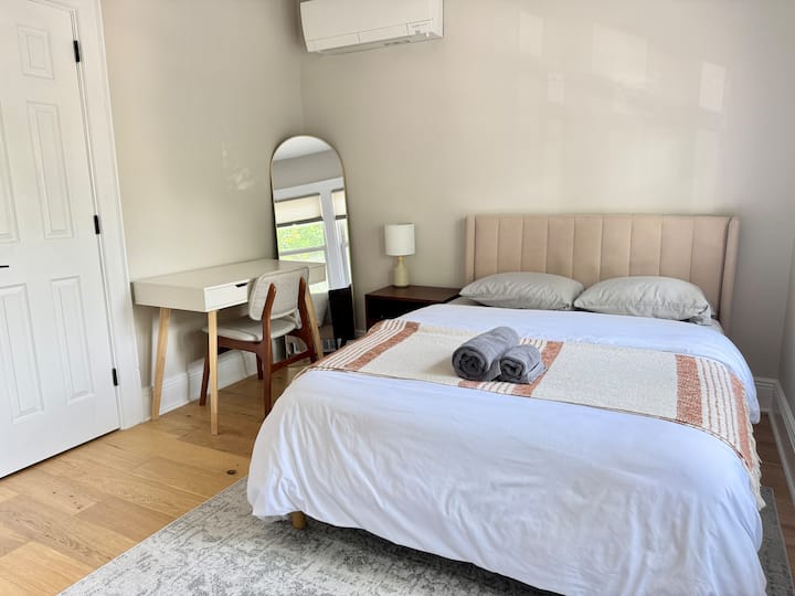 Cozy Room | By 2/5/q Trains | 333mbps Wifi - Crown Heights, NY