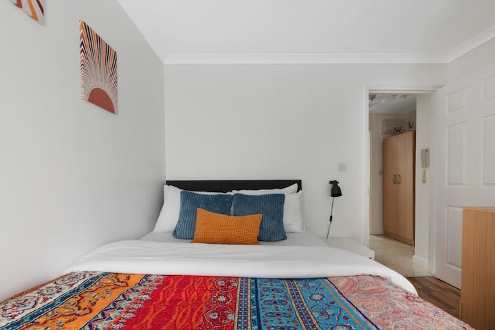 Old Street Apartment By Morethanstays | 3rd Floor - Bloomsbury