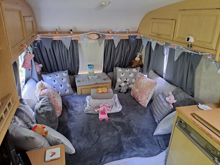 The Funny Farm -Semi Rural So Own Transport Needed - Alton