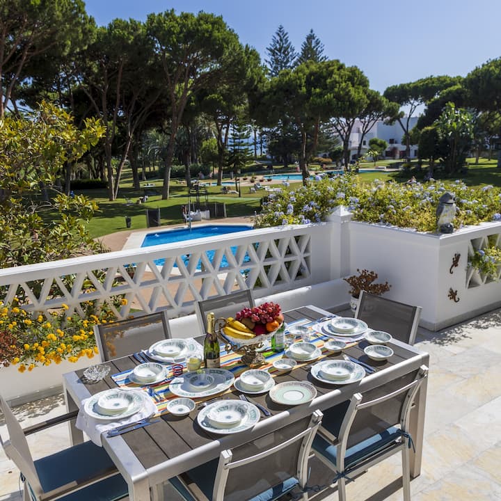 Beachfront Luxury Apartment - Marbella