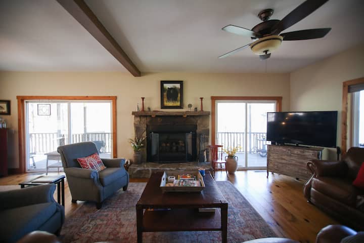 Red Wolf Lodge In Sky Valley - Dillard, GA