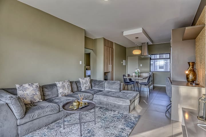 Sandton Central Apartment - Sandton