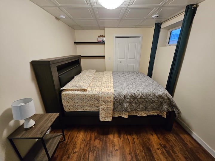 Cozy & Spacious Basement Suite - Regina