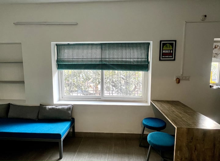 Spacious Stay In Central Jaipur | Kitchen & Wifi - Jaipur