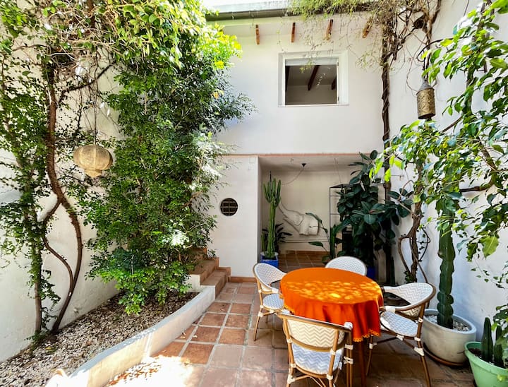 Oasis By Ruzafa: Private, Ac, Own Bath & Courtyard - Valencia