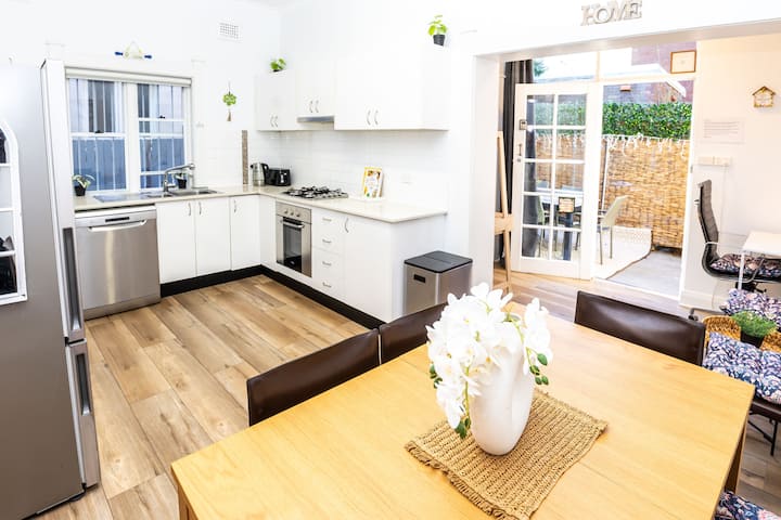 Fabulous Bondi Beach+courtyard Apt+parking+bbq - Bondi Beach