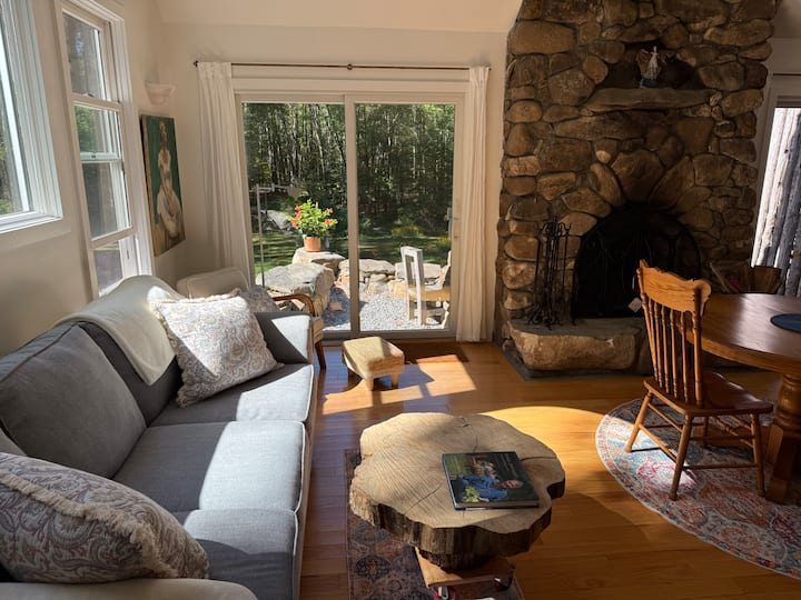 Newly Restored Cottage On River - Branford, CT
