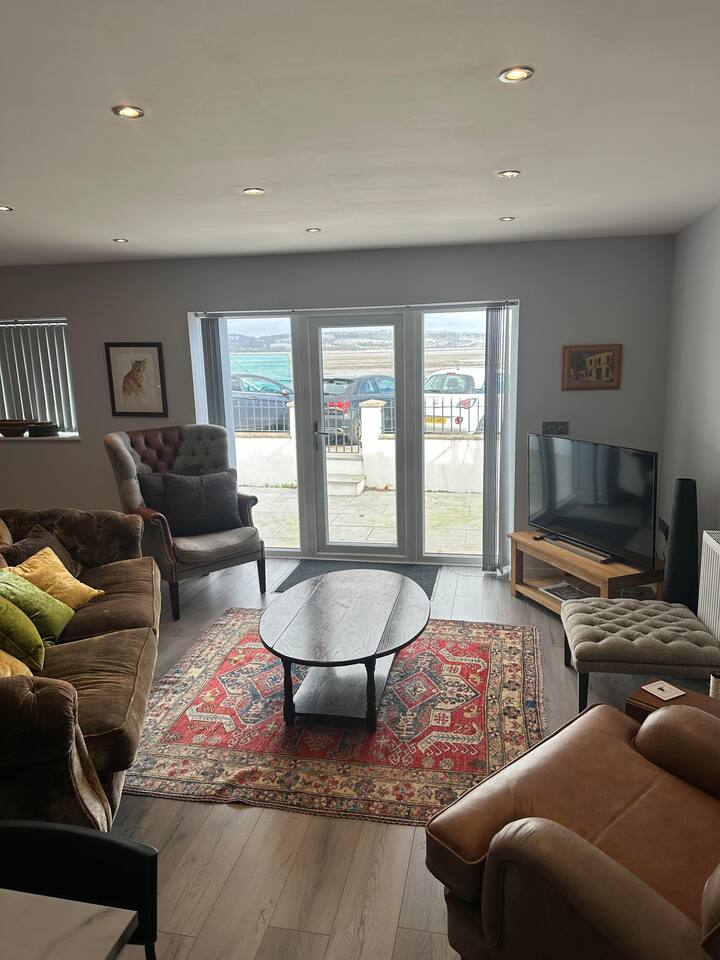 Seafront Property - Swansea