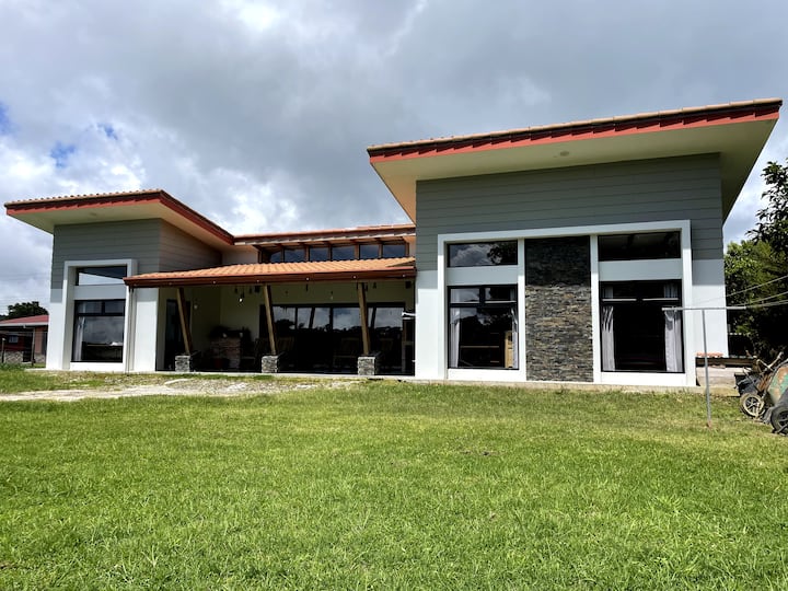 Mountain Villa In Zarcero - Bajos del Toro