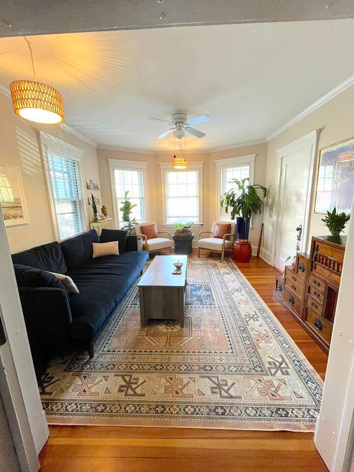 Eclectic Salem Condo (7-10min Walk To Downtown!) - Marblehead