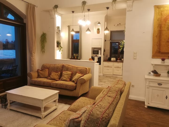 Kúria Apartman With Private Jacuzzi And Pool - Unkari
