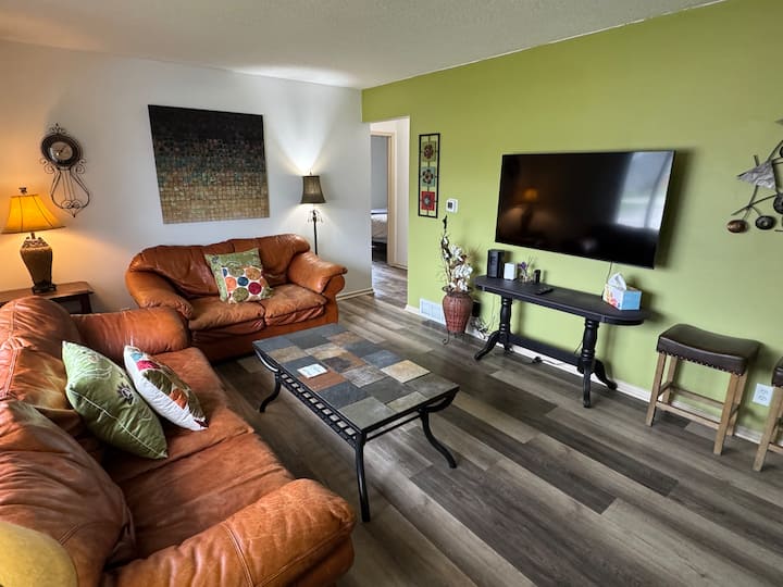 Des Moines 3bdrm K&q Bds Quiet - Finished Lwr Lev - Ankeny, IA