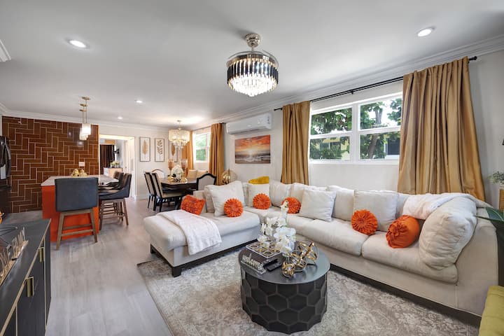 Ocean Sunset- A  Luxury Couples Paradise - The Bahamas