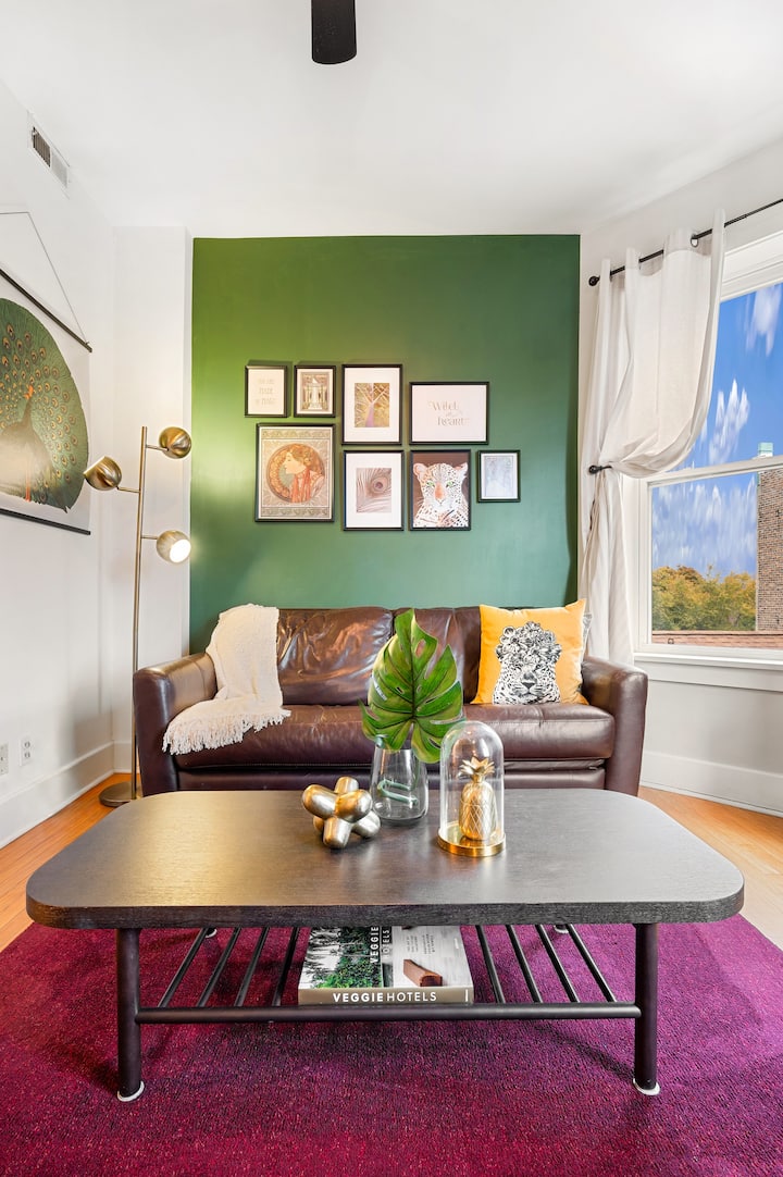 Bold Bohemian Splendor | 2br | Pilsen - Chicago, IL