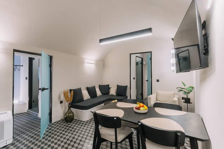Noir Cave Villa • Private Jacuzzi & Sunset Terrace - Santorini