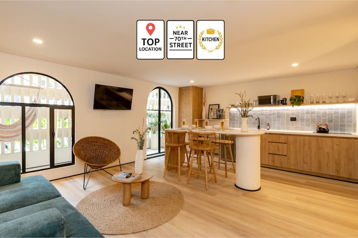 Luxury Boho Apartment - A/c - Kitchen- Fast Wi-fi - Medellín, Colombia