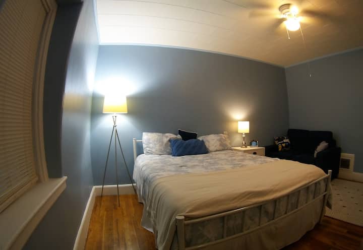 Gr8 Location, Large Room Near T & Tufts U +Extras - Somerville, MA
