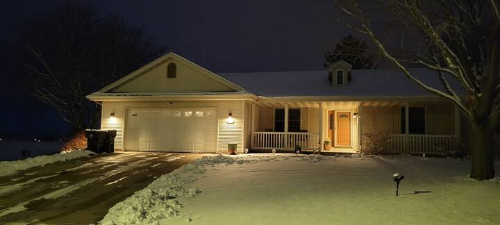 Private Get Away. 3br/swimspa/gym Master Ensuite, - Lake Geneva, WI
