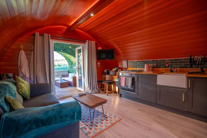 Cozy 1br Glen Pod • Hot Tub + Movie Nights - Portpatrick