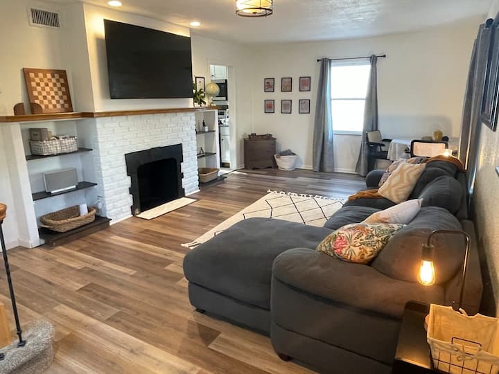 Home In Toledo - Toledo, OH