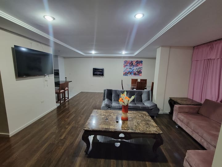 Duplex Grande Con 2 Jacuzzi's - Cuenca