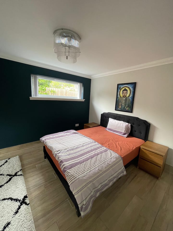 Massive Room, King-size Comfort - Édimbourg