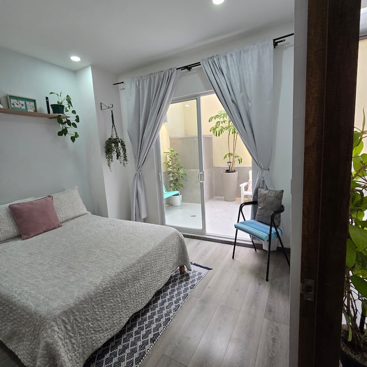 New Family 3 Rooms + Patio, 8 Min From The Airport - Bogota