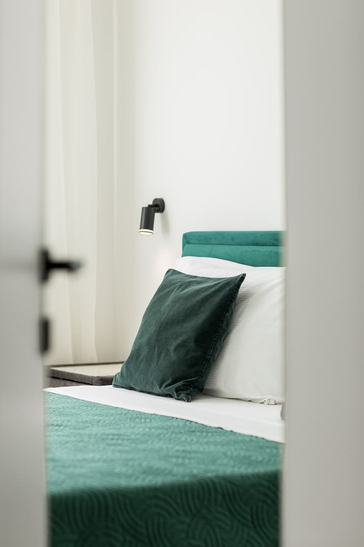 Three-bedroom Apartment|garden View - Vir