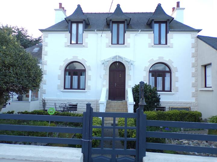 Maison De Famille Art-déco - Proche Des Plages - Pleubian
