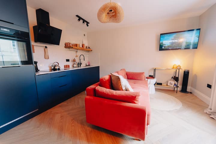 Boutique Apartment  - 1 Bed Flat (2nd Floor) - Bath