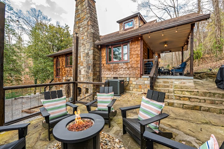 Perfect Fall Getaway W/ Access To Free Trolley! - Gatlinburg, TN