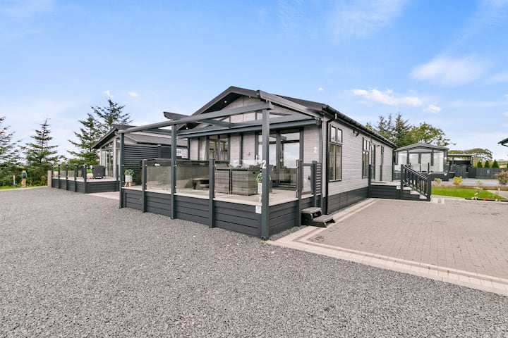 Twin Lakeside Luxury Lodge 2 With Hot Tub - Kilmarnock
