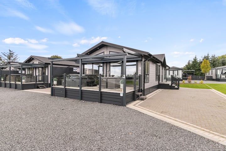 Twin Lakeside Luxury Lodge 3 With Hot Tub - Kilmarnock