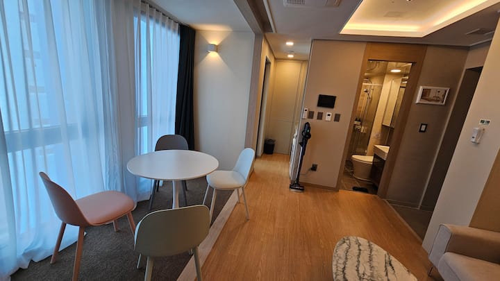 Qq 0906#패밀리숙소#침대퀸2개#해변5분#해운대역3분#4인전용#짐보관가능 - Busan